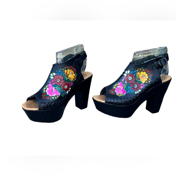 mi caite | Shoes | Mi Cate Wedges Hand Painted Mexican Wedges Gorgeous ...